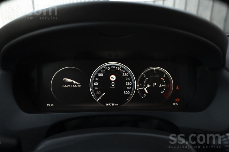Zils Jaguar F-Pace 2016 Jelgava, ar dzinēja tilpumu 2.00 L un nobraukumu 168 tūkst. km par 13900 €, foto 12 vietnē AUTOMOTO.COM.LV