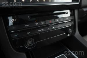 Zils Jaguar F-Pace 2016 Jelgava, ar dzinēja tilpumu 2.00 L un nobraukumu 168 tūkst. km par 13900 €, foto 26 vietnē AUTOMOTO.COM.LV