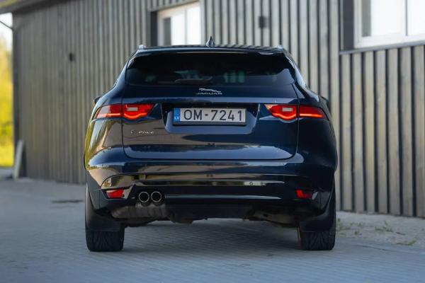 Blue Jaguar F-Pace 2016 in Jelgava, with an engine capacity of 2.00 L and mileage of 168 thousand km for 13900 €, photo 6 on AUTOMOTO.COM.LV