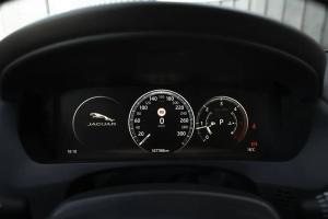 Blue Jaguar F-Pace 2016 in Jelgava, with an engine capacity of 2.00 L and mileage of 168 thousand km for 13900 €, photo 12 on AUTOMOTO.COM.LV
