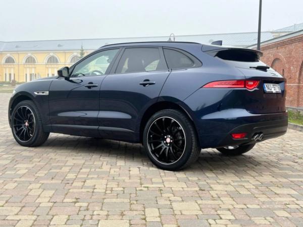 Blue Jaguar F-Pace 2016 in Riga, with an engine capacity of 2.00 L and mileage of 170 thousand km for 22499 €, photo 4 on AUTOMOTO.COM.LV