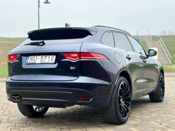 Blue Jaguar F-Pace 2016 in Riga, with an engine capacity of 2.00 L and mileage of 170 thousand km for 22499 €, photo 5 on AUTOMOTO.COM.LV