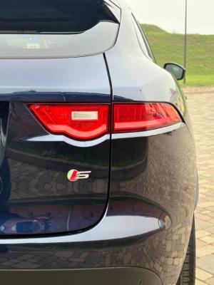 Blue Jaguar F-Pace 2016 in Riga, with an engine capacity of 2.00 L and mileage of 170 thousand km for 22499 €, photo 9 on AUTOMOTO.COM.LV