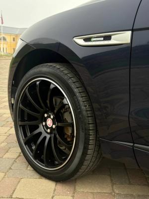 Blue Jaguar F-Pace 2016 in Riga, with an engine capacity of 2.00 L and mileage of 170 thousand km for 22499 €, photo 10 on AUTOMOTO.COM.LV
