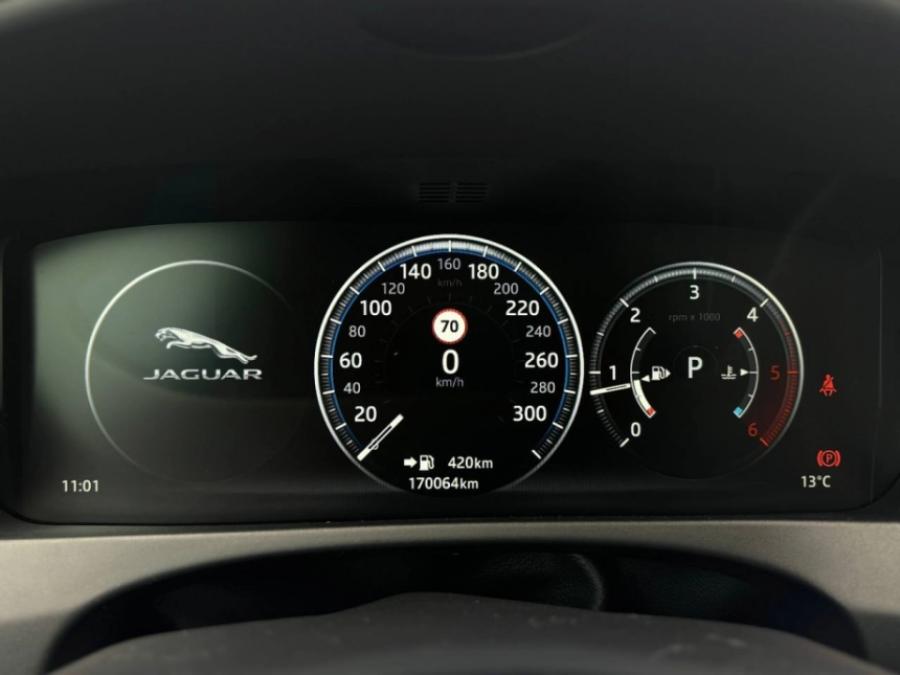 Blue Jaguar F-Pace 2016 in Riga, with an engine capacity of 2.00 L and mileage of 170 thousand km for 22499 €, photo 15 on AUTOMOTO.COM.LV