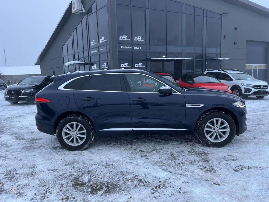 Blue Jaguar F-Pace 2017 in Taurage, with an engine capacity of 2.00 L and mileage of 175 thousand km for 13900 €, photo 6 on AUTOMOTO.COM.LV
