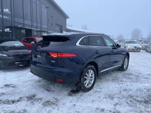 Blue Jaguar F-Pace 2017 in Taurage, with an engine capacity of 2.00 L and mileage of 175 thousand km for 13900 €, photo 8 on AUTOMOTO.COM.LV