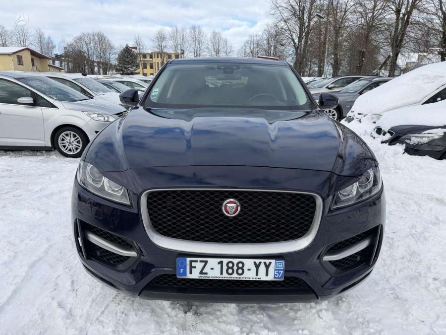 Blue Jaguar F-Pace 2017 in Taurage, with an engine capacity of 2.00 L and mileage of 171 thousand km for 11500 €, photo 3 on AUTOMOTO.COM.LV