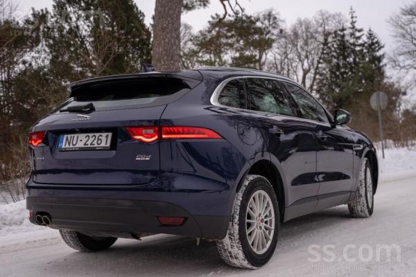Zils Jaguar F-Pace 2017 Liepāja, ar dzinēja tilpumu 2.00 L un nobraukumu 118 tūkst. km par 16900 €, foto 3 vietnē AUTOMOTO.COM.LV