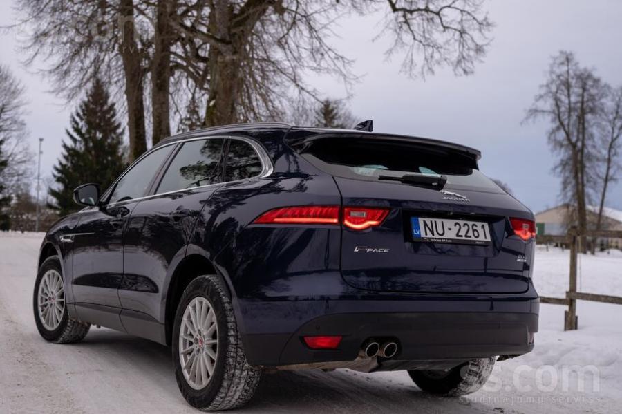 Zils Jaguar F-Pace 2017 Liepāja, ar dzinēja tilpumu 2.00 L un nobraukumu 118 tūkst. km par 16900 €, foto 5 vietnē AUTOMOTO.COM.LV