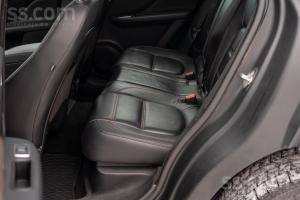 Zils Jaguar F-Pace 2017 Liepāja, ar dzinēja tilpumu 2.00 L un nobraukumu 118 tūkst. km par 16900 €, foto 17 vietnē AUTOMOTO.COM.LV