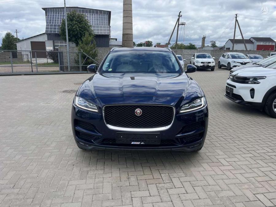 Blue Jaguar F-Pace 2017 in Taurage, with an engine capacity of 2.00 L and mileage of 175 thousand km for 13700 €, photo 6 on AUTOMOTO.COM.LV