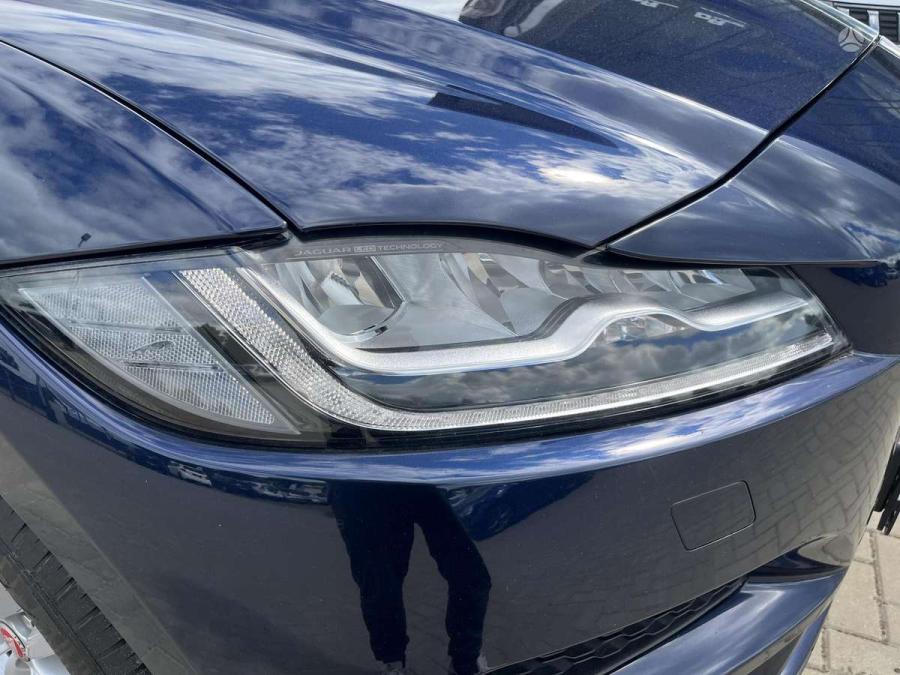 Blue Jaguar F-Pace 2017 in Taurage, with an engine capacity of 2.00 L and mileage of 175 thousand km for 13700 €, photo 29 on AUTOMOTO.COM.LV