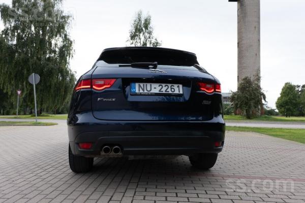 Zils Jaguar F-Pace 2017 Liepāja, ar dzinēja tilpumu 2.00 L un nobraukumu 127 tūkst. km par 15500 €, foto 3 vietnē AUTOMOTO.COM.LV
