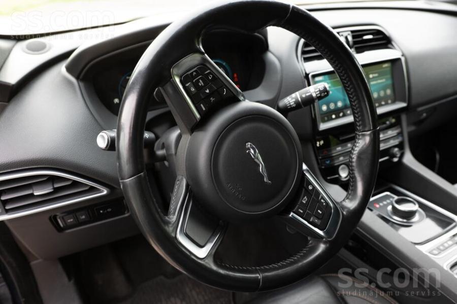 Blue Jaguar F-Pace 2017 in Liepaja, with an engine capacity of 2.00 L and mileage of 127 thousand km for 15500 €, photo 11 on AUTOMOTO.COM.LV