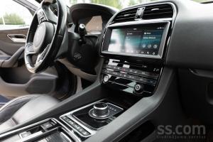 Blue Jaguar F-Pace 2017 in Liepaja, with an engine capacity of 2.00 L and mileage of 127 thousand km for 15500 €, photo 15 on AUTOMOTO.COM.LV
