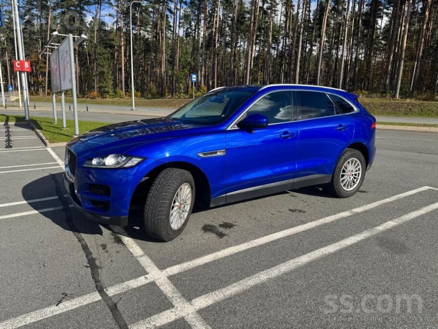 Blue Jaguar F-Pace 2018 in Riga, with an engine capacity of 2.00 L and mileage of 109 thousand km for 19900 €, photo 1 on AUTOMOTO.COM.LV