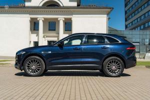 Blue Jaguar F-Pace 2018 in Klaipeda, with an engine capacity of 2.00 L and mileage of 119 thousand km for 21000 €, photo 4 on AUTOMOTO.COM.LV