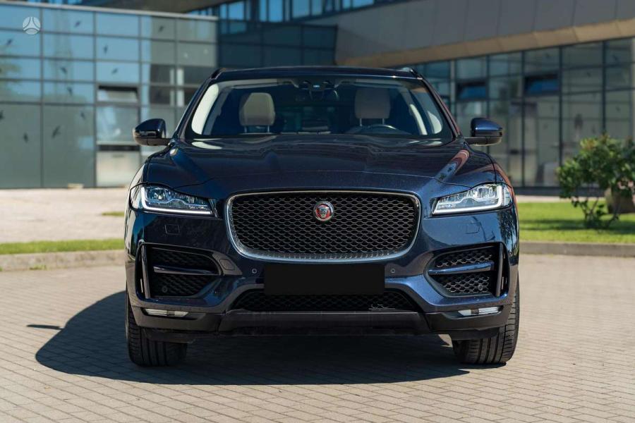 Blue Jaguar F-Pace 2018 in Klaipeda, with an engine capacity of 2.00 L and mileage of 119 thousand km for 21000 €, photo 7 on AUTOMOTO.COM.LV