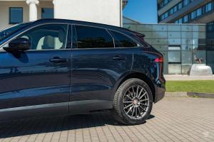 Blue Jaguar F-Pace 2018 in Klaipeda, with an engine capacity of 2.00 L and mileage of 119 thousand km for 21000 €, photo 12 on AUTOMOTO.COM.LV