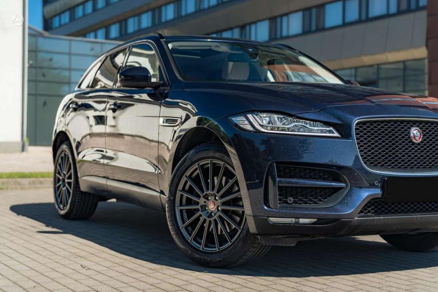 Blue Jaguar F-Pace 2018 in Klaipeda, with an engine capacity of 2.00 L and mileage of 119 thousand km for 21000 €, photo 13 on AUTOMOTO.COM.LV