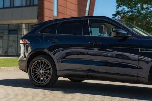 Blue Jaguar F-Pace 2018 in Klaipeda, with an engine capacity of 2.00 L and mileage of 119 thousand km for 21000 €, photo 14 on AUTOMOTO.COM.LV