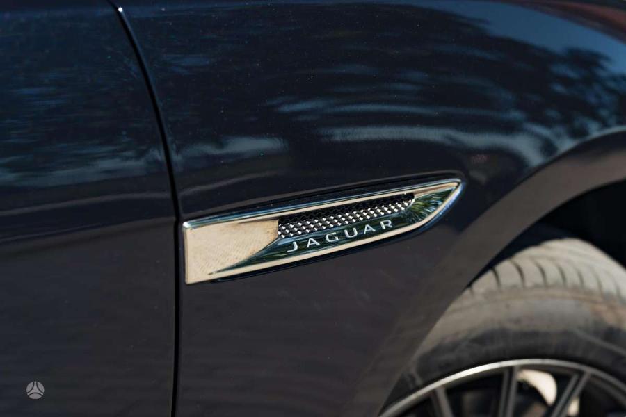 Blue Jaguar F-Pace 2018 in Klaipeda, with an engine capacity of 2.00 L and mileage of 119 thousand km for 21000 €, photo 20 on AUTOMOTO.COM.LV