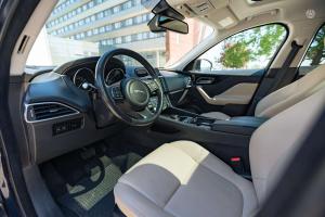 Blue Jaguar F-Pace 2018 in Klaipeda, with an engine capacity of 2.00 L and mileage of 119 thousand km for 21000 €, photo 22 on AUTOMOTO.COM.LV