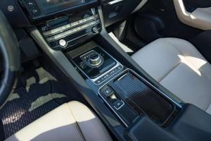 Blue Jaguar F-Pace 2018 in Klaipeda, with an engine capacity of 2.00 L and mileage of 119 thousand km for 21000 €, photo 28 on AUTOMOTO.COM.LV