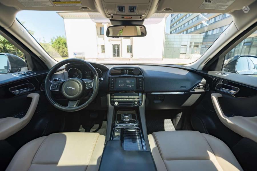 Blue Jaguar F-Pace 2018 in Klaipeda, with an engine capacity of 2.00 L and mileage of 119 thousand km for 21000 €, photo 32 on AUTOMOTO.COM.LV