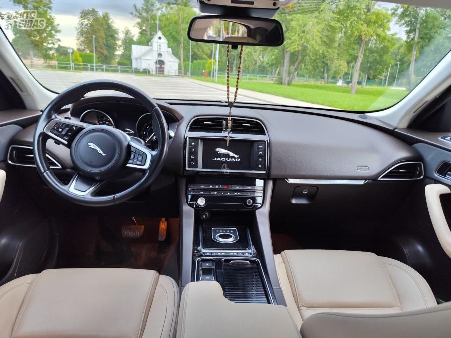 Blue Jaguar F-Pace 2018 in Siauliai, with an engine capacity of 2.00 L and mileage of 140 thousand km for 13000 €, photo 10 on AUTOMOTO.COM.LV