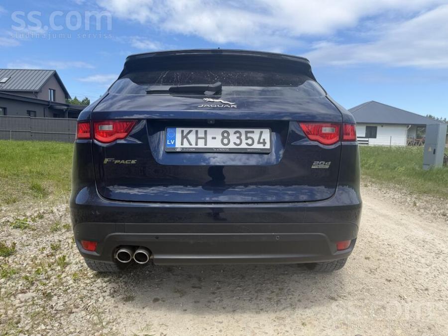 Blue Jaguar F-Pace 2018 in Riga, with an engine capacity of 2.00 L and mileage of 184 thousand km for 15000 €, photo 5 on AUTOMOTO.COM.LV