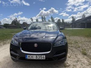 Blue Jaguar F-Pace 2018 in Riga, with an engine capacity of 2.00 L and mileage of 184 thousand km for 15000 €, photo 6 on AUTOMOTO.COM.LV