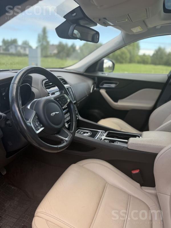 Blue Jaguar F-Pace 2018 in Riga, with an engine capacity of 2.00 L and mileage of 184 thousand km for 15000 €, photo 9 on AUTOMOTO.COM.LV