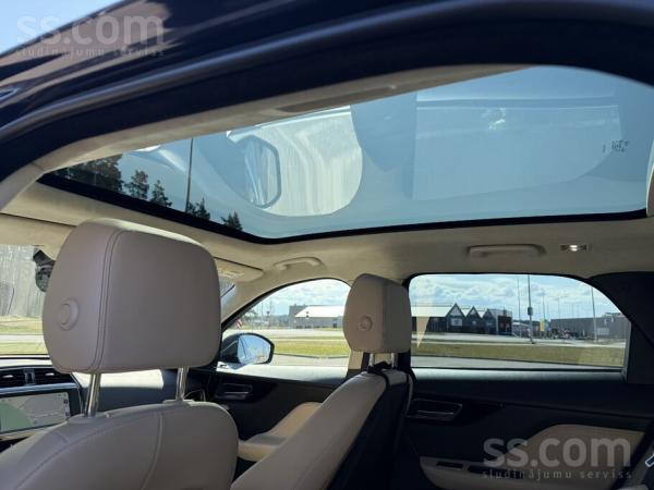 Blue Jaguar F-Pace 2019 in Riga, with an engine capacity of 2.00 L and mileage of 57 thousand km for 21500 €, photo 10 on AUTOMOTO.COM.LV