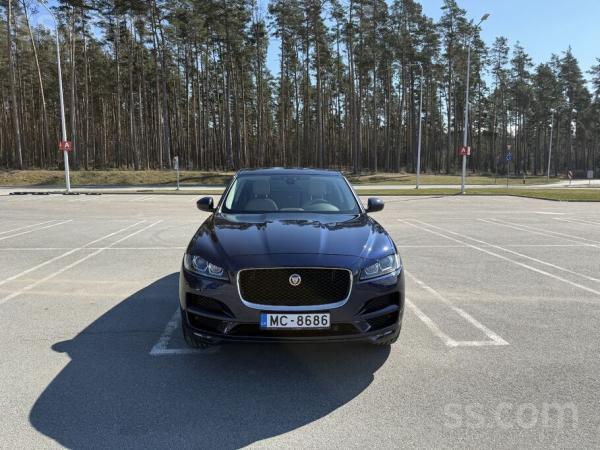 Синий Ягуар Ф-Пейс 2019 в Рига, объемом двигателя 2.00 л и пробегом 57 тыс. км за 21500 €, фото 2 на AUTOMOTO.COM.LV