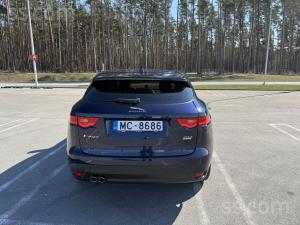 Zils Jaguar F-Pace 2019 Rīga, ar dzinēja tilpumu 2.00 L un nobraukumu 57 tūkst. km par 21500 €, foto 5 vietnē AUTOMOTO.COM.LV