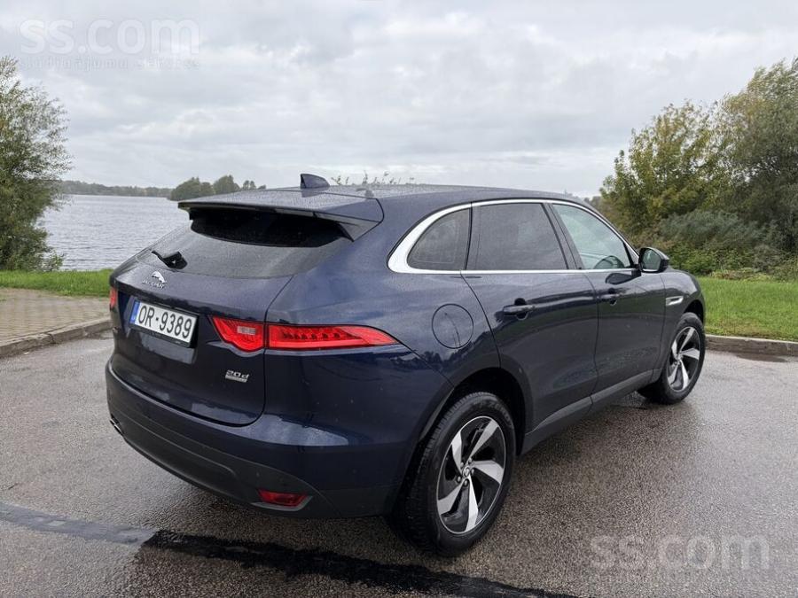 Blue Jaguar F-Pace 2019 in Riga, with an engine capacity of 2.00 L and mileage of 60 thousand km for 18500 €, photo 3 on AUTOMOTO.COM.LV
