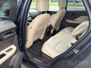 Blue Jaguar F-Pace 2019 in Riga, with an engine capacity of 2.00 L and mileage of 60 thousand km for 18500 €, photo 5 on AUTOMOTO.COM.LV