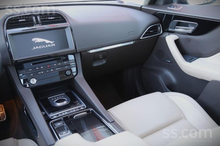 Zils Jaguar F-Pace 2019 Rīga, ar dzinēja tilpumu 2.00 L un nobraukumu 60 tūkst. km par 18995 €, foto 12 vietnē AUTOMOTO.COM.LV
