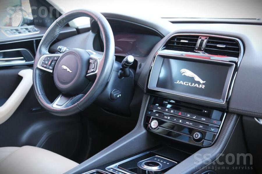 Zils Jaguar F-Pace 2019 Rīga, ar dzinēja tilpumu 2.00 L un nobraukumu 60 tūkst. km par 18995 €, foto 15 vietnē AUTOMOTO.COM.LV