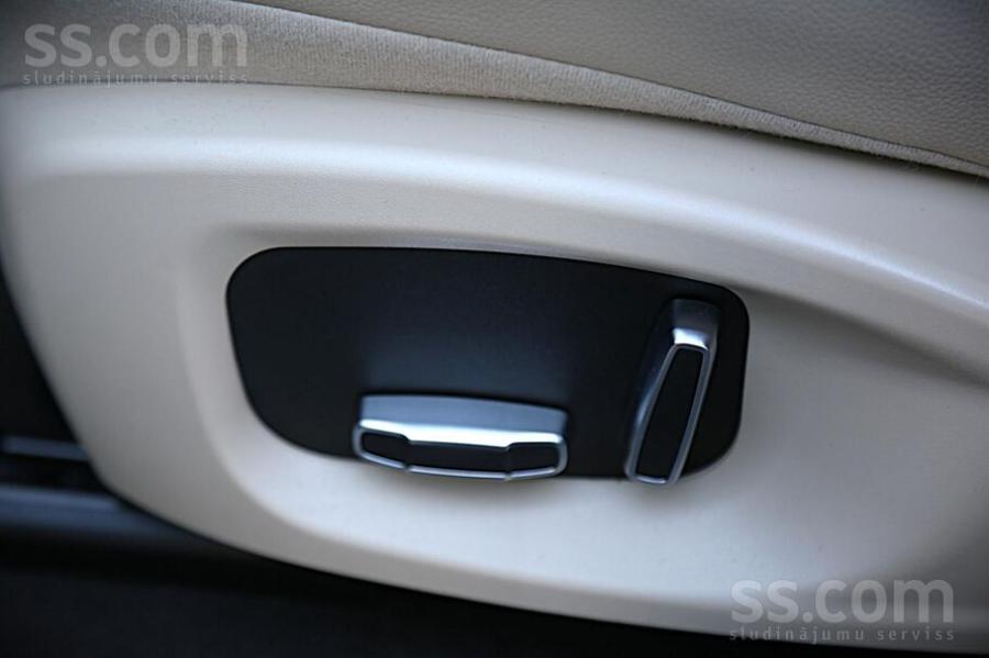 Zils Jaguar F-Pace 2019 Rīga, ar dzinēja tilpumu 2.00 L un nobraukumu 60 tūkst. km par 18995 €, foto 22 vietnē AUTOMOTO.COM.LV