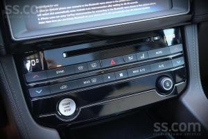 Zils Jaguar F-Pace 2019 Rīga, ar dzinēja tilpumu 2.00 L un nobraukumu 60 tūkst. km par 18995 €, foto 25 vietnē AUTOMOTO.COM.LV