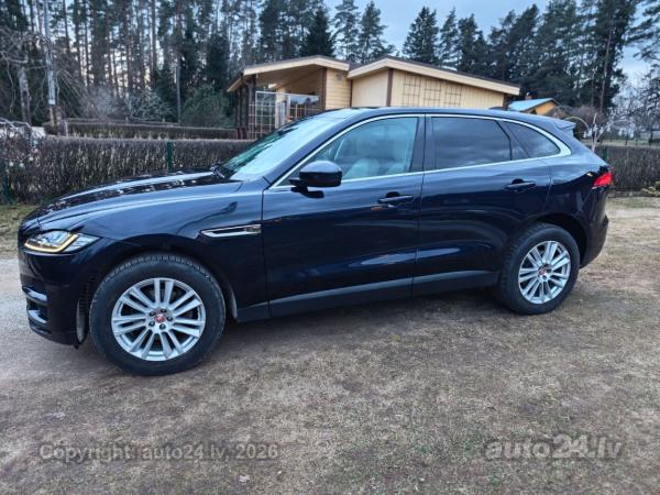 Blue Jaguar F-Pace 2020 in Tallinn, with an engine capacity of 2.00 L and mileage of 54 thousand km for 27500 €, photo 7 on AUTOMOTO.COM.LV