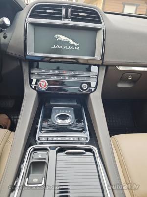 Blue Jaguar F-Pace 2020 in Tallinn, with an engine capacity of 2.00 L and mileage of 54 thousand km for 27500 €, photo 20 on AUTOMOTO.COM.LV