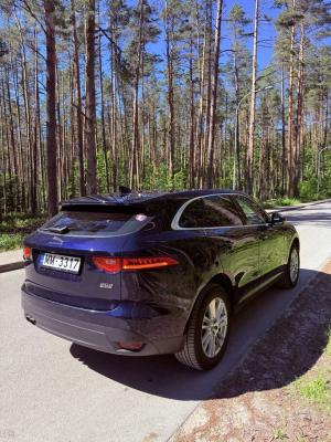 Blue Jaguar F-Pace 2020 in Riga, with an engine capacity of 2.00 L and mileage of 110 thousand km for 23000 €, photo 4 on AUTOMOTO.COM.LV