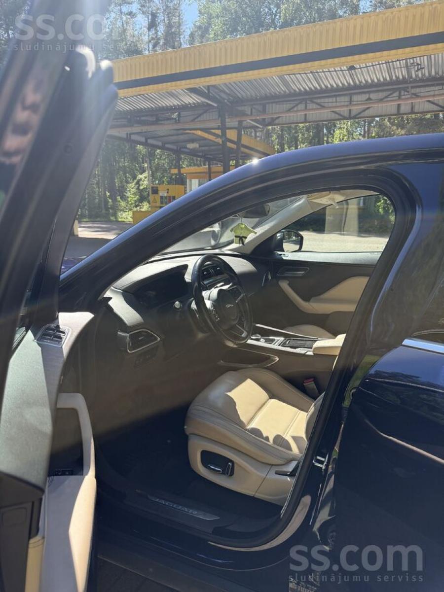 Blue Jaguar F-Pace 2020 in Riga, with an engine capacity of 2.00 L and mileage of 110 thousand km for 23000 €, photo 14 on AUTOMOTO.COM.LV