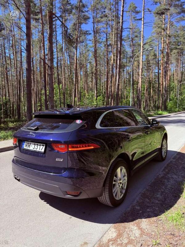 Blue Jaguar F-Pace 2020 in Riga, with an engine capacity of 2.00 L and mileage of 110 thousand km for 23000 €, photo 4 on AUTOMOTO.COM.LV
