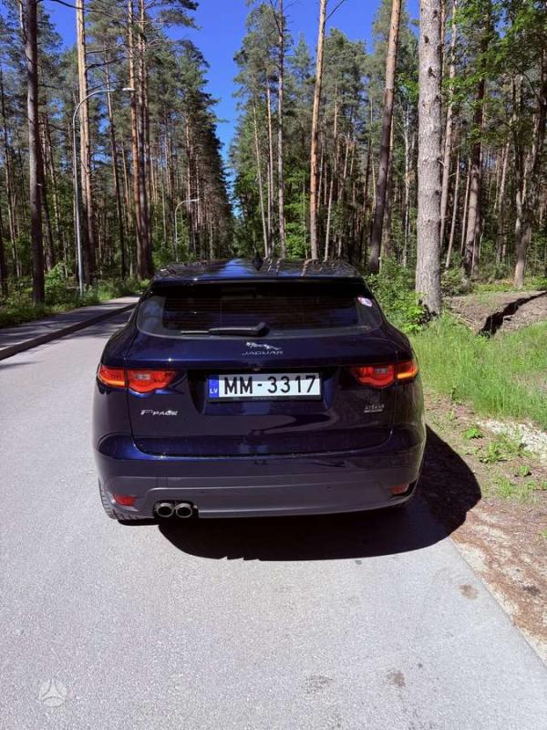 Blue Jaguar F-Pace 2020 in Riga, with an engine capacity of 2.00 L and mileage of 110 thousand km for 23000 €, photo 6 on AUTOMOTO.COM.LV