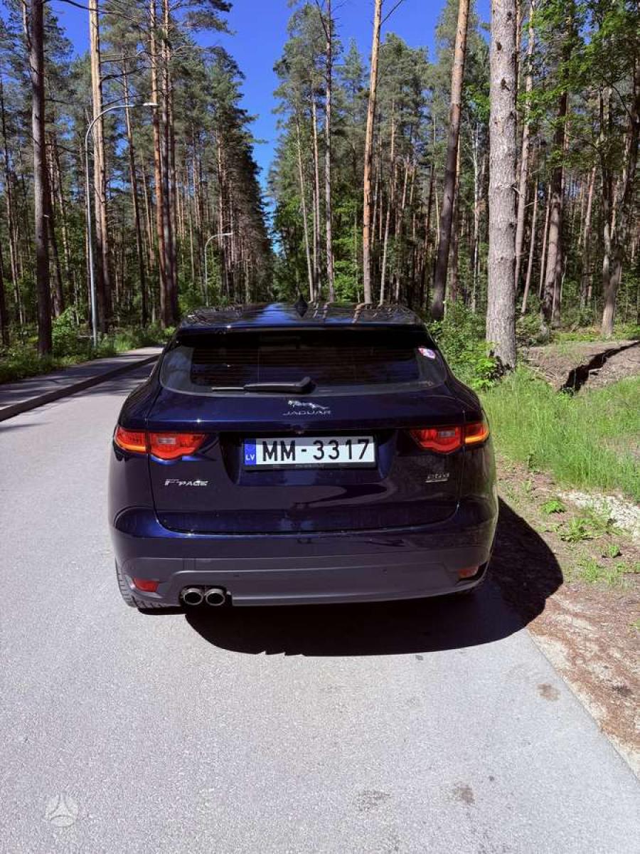 Zils Jaguar F-Pace 2020 Rīga, ar dzinēja tilpumu 2.00 L un nobraukumu 110 tūkst. km par 23000 €, foto 7 vietnē AUTOMOTO.COM.LV